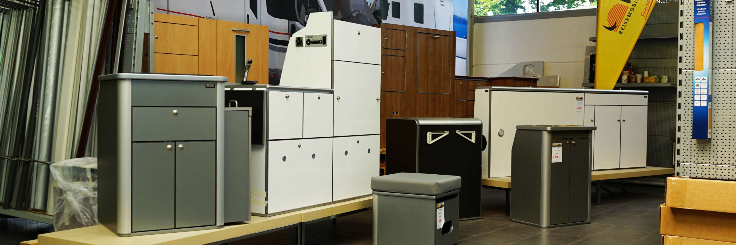 Camping-Zubehör und Campingbusse kaufen | Reimo-Pan